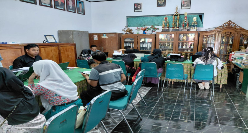 Pendaftaran Murid Baru 2025/2026 Hari ke-2 | SMPN 1 JENAWI